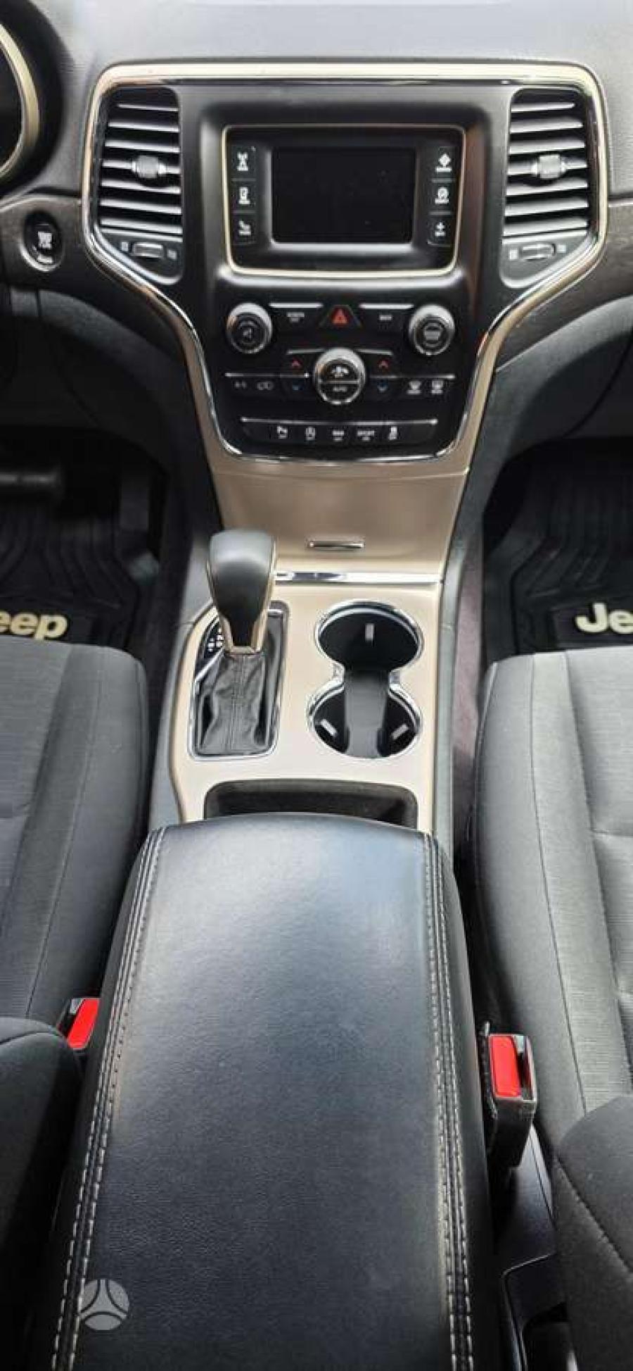 Pelēks Jeep Grand Cherokee 2016 Klaipėda, ar dzinēja tilpumu 3.60 L un nobraukumu 310 tūkst. km par 7950 €, foto 15 vietnē AUTOMOTO.COM.LV