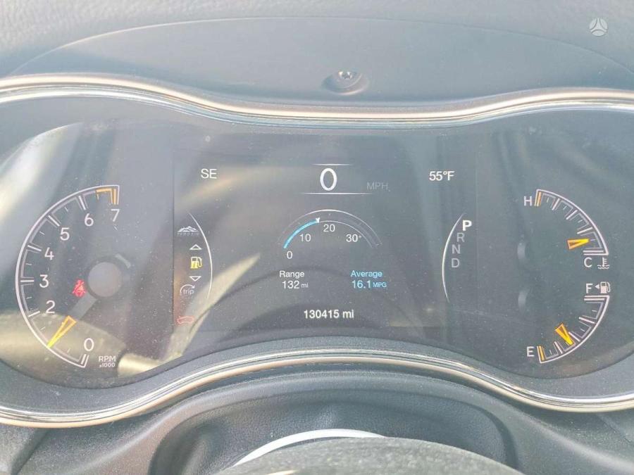 Grey Jeep Grand Cherokee 2016 in Siauliai, with an engine capacity of 3.60 L and mileage of 209 thousand km for 8900 €, photo 10 on AUTOMOTO.COM.LV