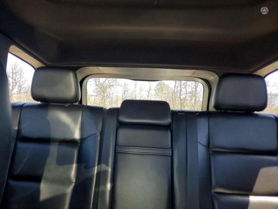 Grey Jeep Grand Cherokee 2016 in Siauliai, with an engine capacity of 3.60 L and mileage of 209 thousand km for 8900 €, photo 11 on AUTOMOTO.COM.LV