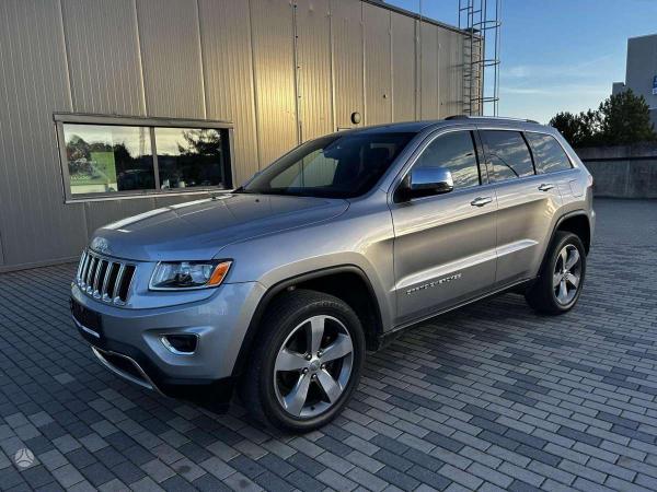 Grey Jeep Grand Cherokee 2016 in Siauliai, with an engine capacity of 3.60 L and mileage of 213 thousand km for 12900 €, photo 3 on AUTOMOTO.COM.LV