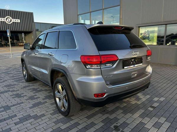 Grey Jeep Grand Cherokee 2016 in Siauliai, with an engine capacity of 3.60 L and mileage of 213 thousand km for 12900 €, photo 6 on AUTOMOTO.COM.LV