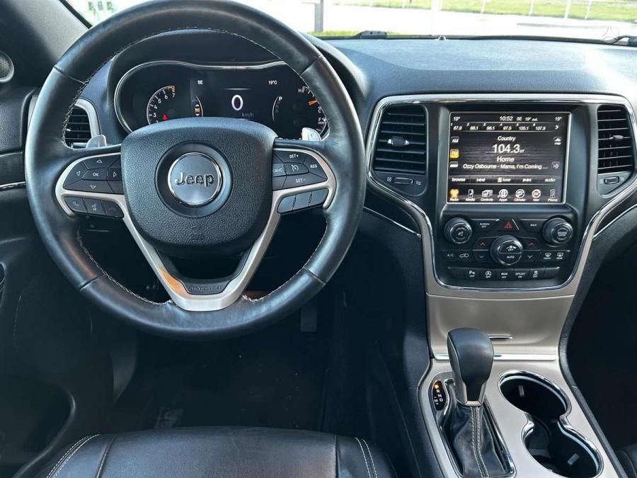 Pelēks Jeep Grand Cherokee 2016 Šauļi, ar dzinēja tilpumu 3.60 L un nobraukumu 213 tūkst. km par 12900 €, foto 12 vietnē AUTOMOTO.COM.LV