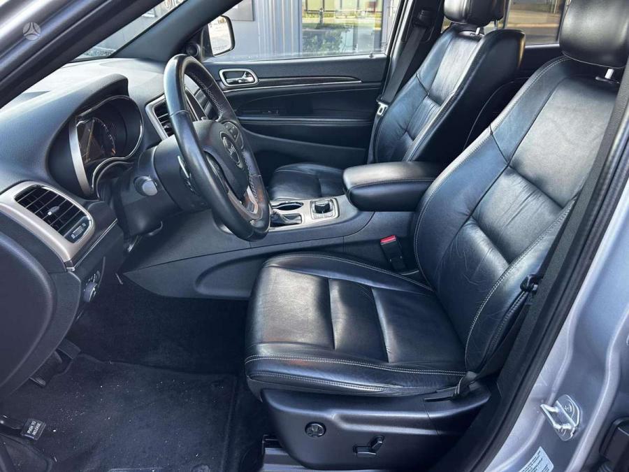 Pelēks Jeep Grand Cherokee 2016 Šauļi, ar dzinēja tilpumu 3.60 L un nobraukumu 213 tūkst. km par 12900 €, foto 13 vietnē AUTOMOTO.COM.LV