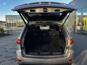 Pelēks Jeep Grand Cherokee 2016 Šauļi, ar dzinēja tilpumu 3.60 L un nobraukumu 213 tūkst. km par 12900 €, foto 27 vietnē AUTOMOTO.COM.LV