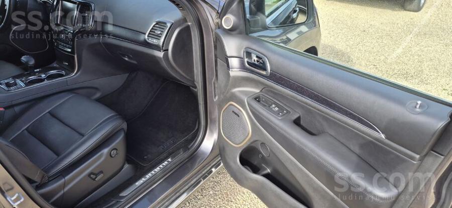 Pelēks Jeep Grand Cherokee 2016 Rīga, ar dzinēja tilpumu 3.00 L un nobraukumu 0 tūkst. km par 14900 €, foto 14 vietnē AUTOMOTO.COM.LV