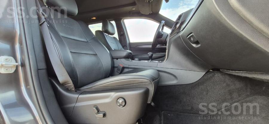 Pelēks Jeep Grand Cherokee 2016 Rīga, ar dzinēja tilpumu 3.00 L un nobraukumu 0 tūkst. km par 14900 €, foto 15 vietnē AUTOMOTO.COM.LV