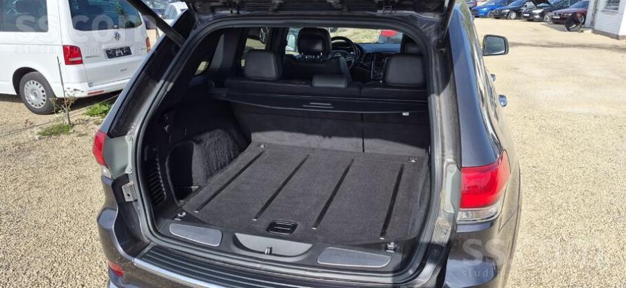 Pelēks Jeep Grand Cherokee 2016 Rīga, ar dzinēja tilpumu 3.00 L un nobraukumu 0 tūkst. km par 14900 €, foto 28 vietnē AUTOMOTO.COM.LV