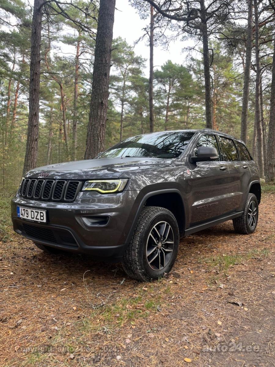 Grey Jeep Grand Cherokee 2017 in Tallinn, with an engine capacity of 3.00 L and mileage of 252 thousand km for 20000 €, photo 1 on AUTOMOTO.COM.LV