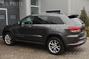 Pelēks Jeep Grand Cherokee 2017 Rīga, ar dzinēja tilpumu 3.00 L un nobraukumu 0 tūkst. km par 17390 €, foto 4 vietnē AUTOMOTO.COM.LV