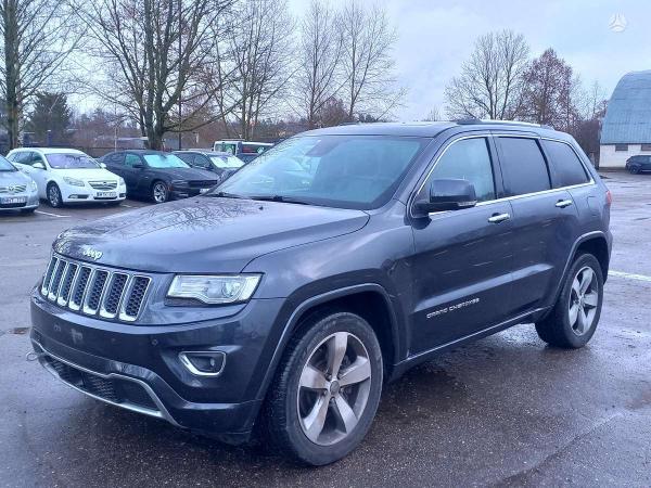 Grey Jeep Grand Cherokee 2017 in Siauliai, with an engine capacity of 3.00 L and mileage of 181 thousand km for 9950 €, photo 1 on AUTOMOTO.COM.LV