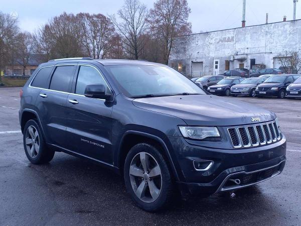 Grey Jeep Grand Cherokee 2017 in Siauliai, with an engine capacity of 3.00 L and mileage of 181 thousand km for 9950 €, photo 3 on AUTOMOTO.COM.LV