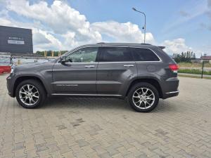 Grey Jeep Grand Cherokee 2017 in Kaunas, with an engine capacity of 2.99 L and mileage of 205 thousand km for 16499 €, photo 7 on AUTOMOTO.COM.LV