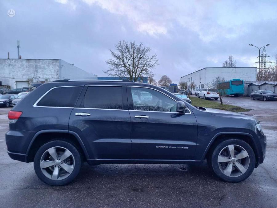 Pelēks Jeep Grand Cherokee 2017 Šauļi, ar dzinēja tilpumu 3.00 L un nobraukumu 181 tūkst. km par 9950 €, foto 7 vietnē AUTOMOTO.COM.LV