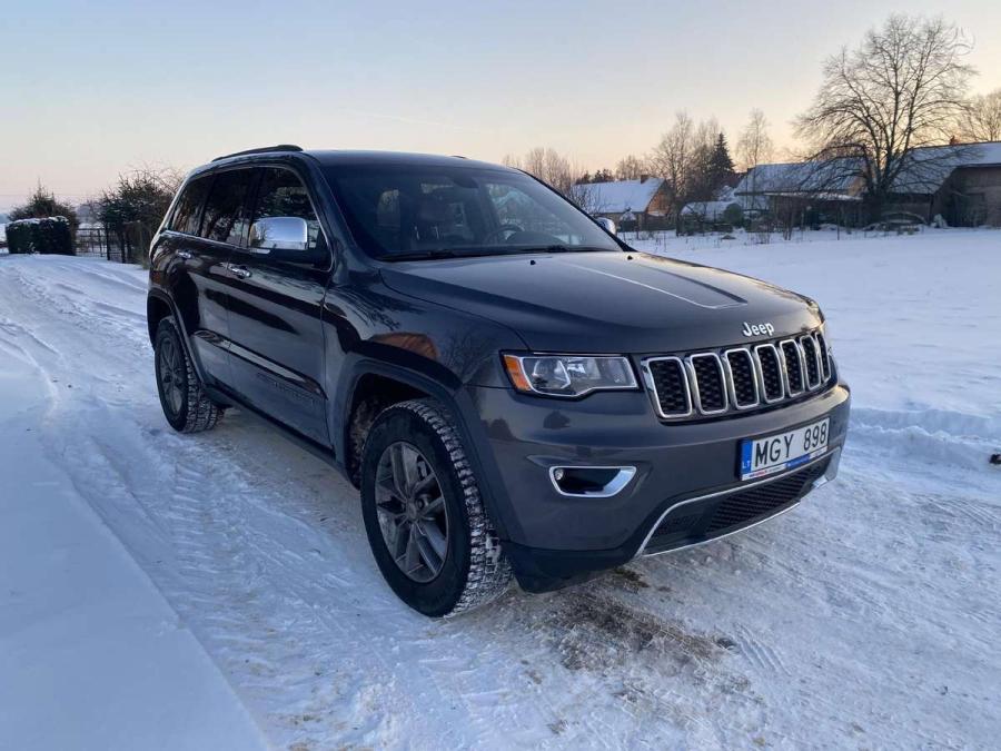 Pelēks Jeep Grand Cherokee 2017 Šauļi, ar dzinēja tilpumu 3.60 L un nobraukumu 126 tūkst. km par 15900 €, foto 3 vietnē AUTOMOTO.COM.LV