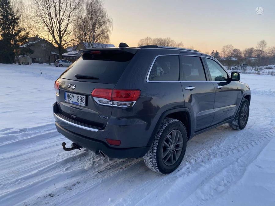 Pelēks Jeep Grand Cherokee 2017 Šauļi, ar dzinēja tilpumu 3.60 L un nobraukumu 126 tūkst. km par 15900 €, foto 5 vietnē AUTOMOTO.COM.LV