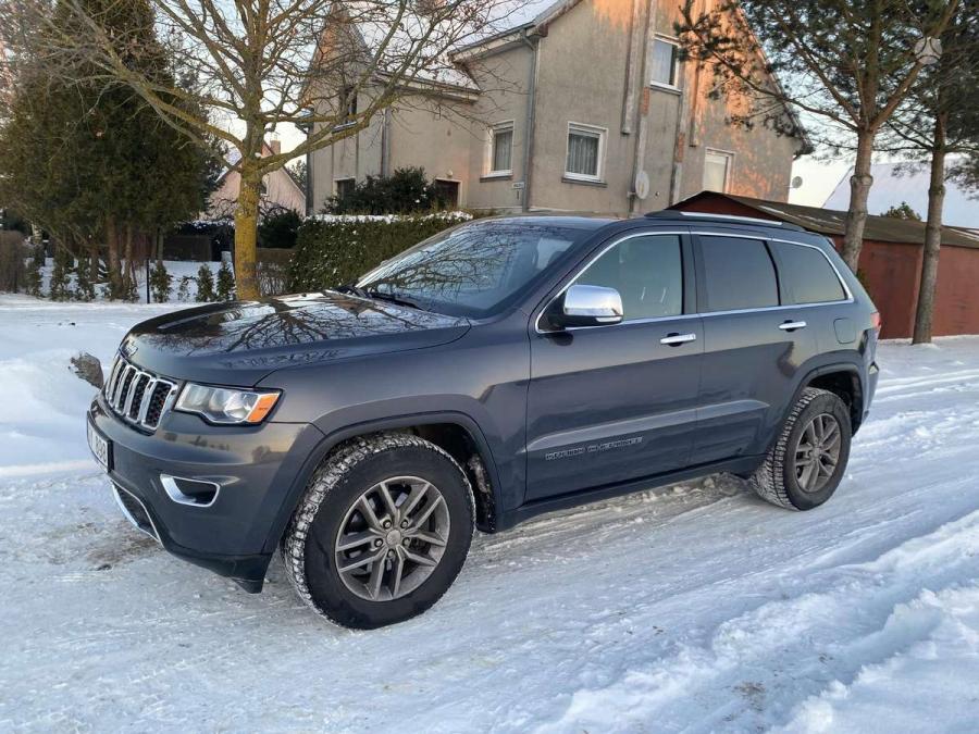 Pelēks Jeep Grand Cherokee 2017 Šauļi, ar dzinēja tilpumu 3.60 L un nobraukumu 126 tūkst. km par 15900 €, foto 8 vietnē AUTOMOTO.COM.LV