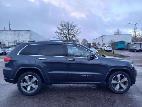 Pelēks Jeep Grand Cherokee 2017 Šauļi, ar dzinēja tilpumu 3.00 L un nobraukumu 181 tūkst. km par 9700 €, foto 7 vietnē AUTOMOTO.COM.LV
