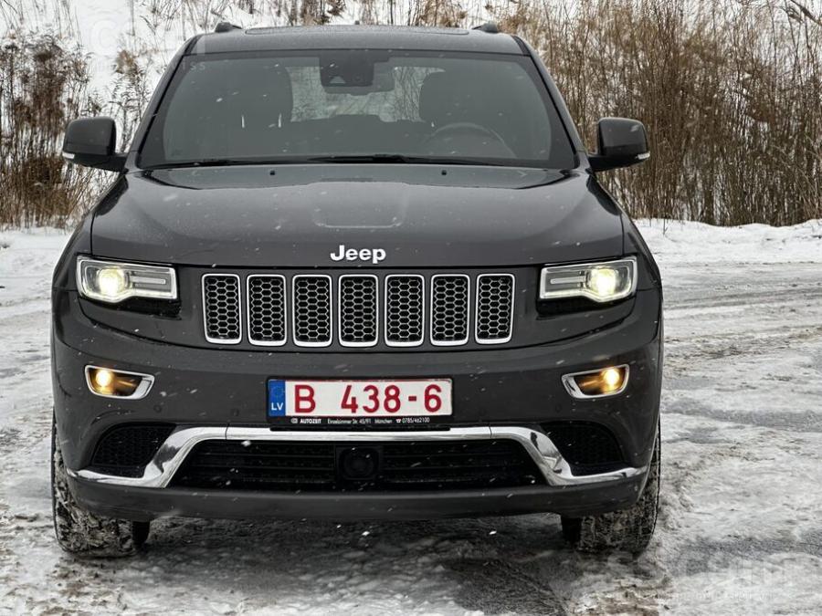 Pelēks Jeep Grand Cherokee 2017 Rīga, ar dzinēja tilpumu 3.00 L un nobraukumu 195 tūkst. km par 17590 €, foto 3 vietnē AUTOMOTO.COM.LV