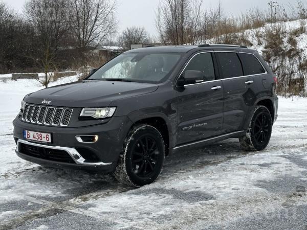 Grey Jeep Grand Cherokee 2017 in Riga, with an engine capacity of 3.00 L and mileage of 195 thousand km for 17590 €, photo 4 on AUTOMOTO.COM.LV