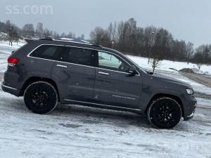 Pelēks Jeep Grand Cherokee 2017 Rīga, ar dzinēja tilpumu 3.00 L un nobraukumu 195 tūkst. km par 17590 €, foto 7 vietnē AUTOMOTO.COM.LV