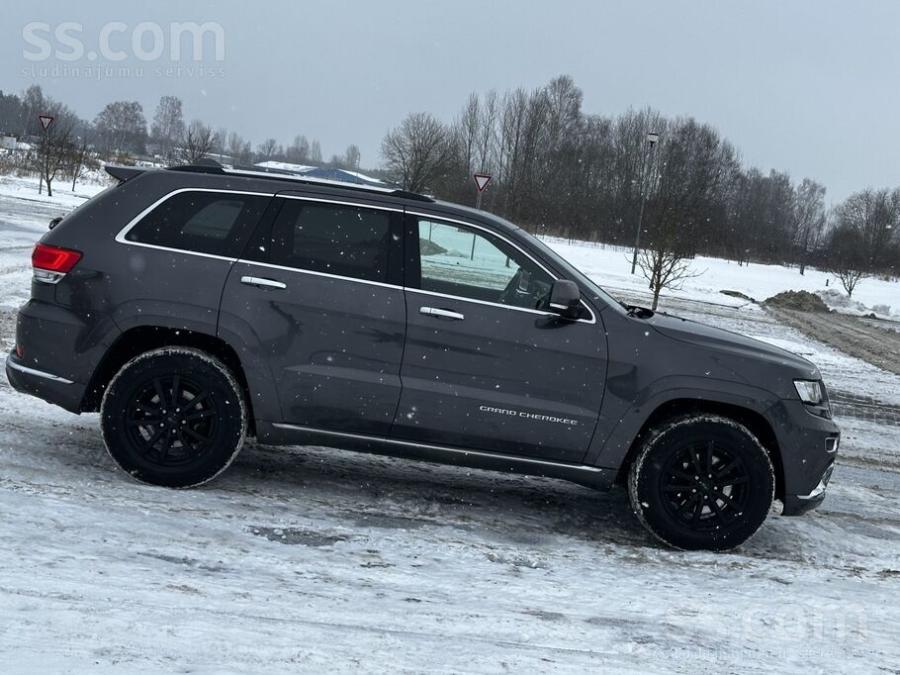 Pelēks Jeep Grand Cherokee 2017 Rīga, ar dzinēja tilpumu 3.00 L un nobraukumu 195 tūkst. km par 17590 €, foto 7 vietnē AUTOMOTO.COM.LV
