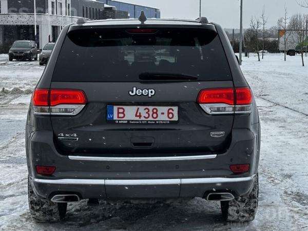Grey Jeep Grand Cherokee 2017 in Riga, with an engine capacity of 3.00 L and mileage of 195 thousand km for 17590 €, photo 8 on AUTOMOTO.COM.LV