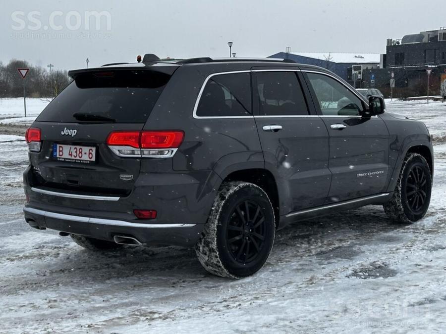 Pelēks Jeep Grand Cherokee 2017 Rīga, ar dzinēja tilpumu 3.00 L un nobraukumu 195 tūkst. km par 17590 €, foto 9 vietnē AUTOMOTO.COM.LV