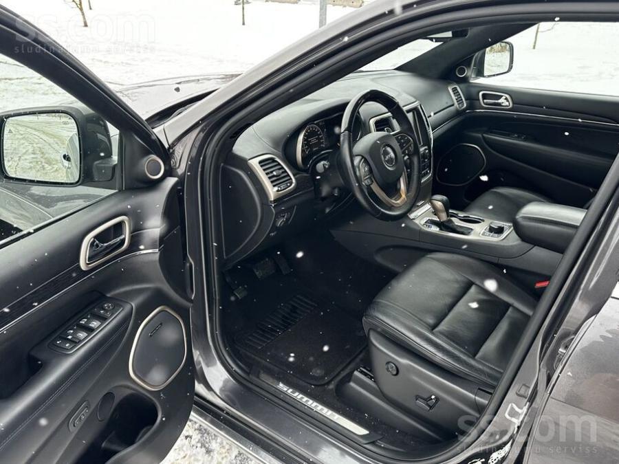 Pelēks Jeep Grand Cherokee 2017 Rīga, ar dzinēja tilpumu 3.00 L un nobraukumu 195 tūkst. km par 17590 €, foto 15 vietnē AUTOMOTO.COM.LV
