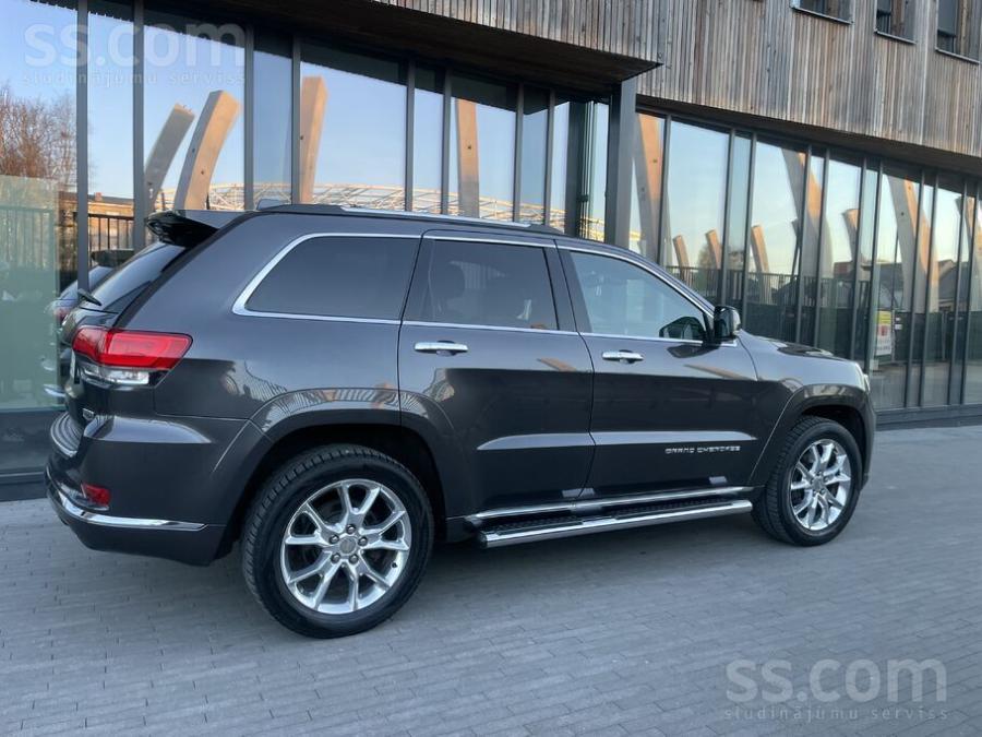 Серый Джип Гранд Чероки 2017 в Тукумс, объемом двигателя 3.00 л и пробегом 230 тыс. км за 12990 €, фото 11 на AUTOMOTO.COM.LV