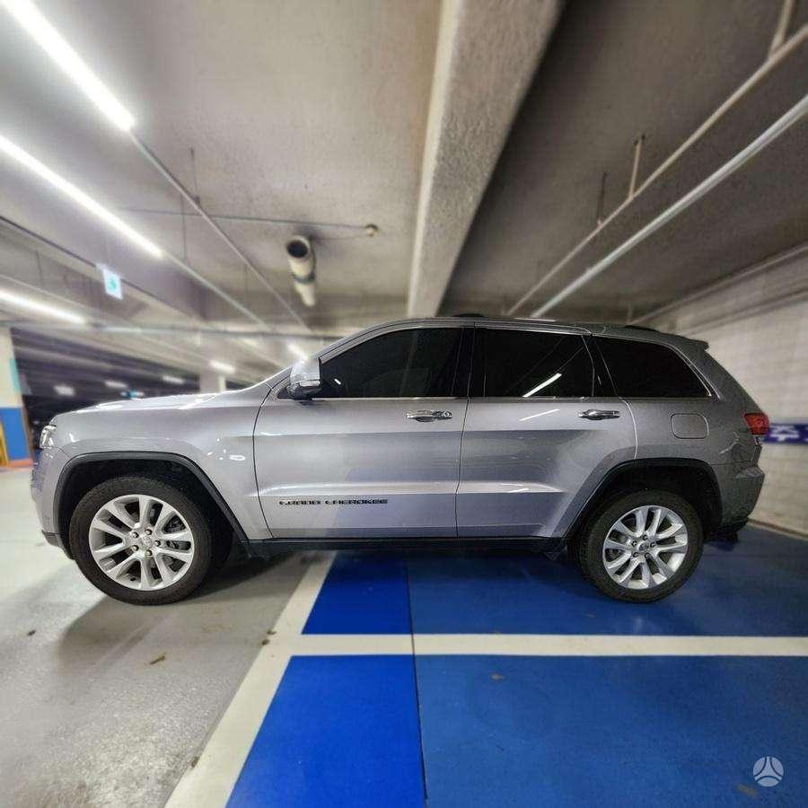 Pelēks Jeep Grand Cherokee 2017 Kauņa, ar dzinēja tilpumu 3.60 L un nobraukumu 145 tūkst. km par 13800 €, foto 4 vietnē AUTOMOTO.COM.LV