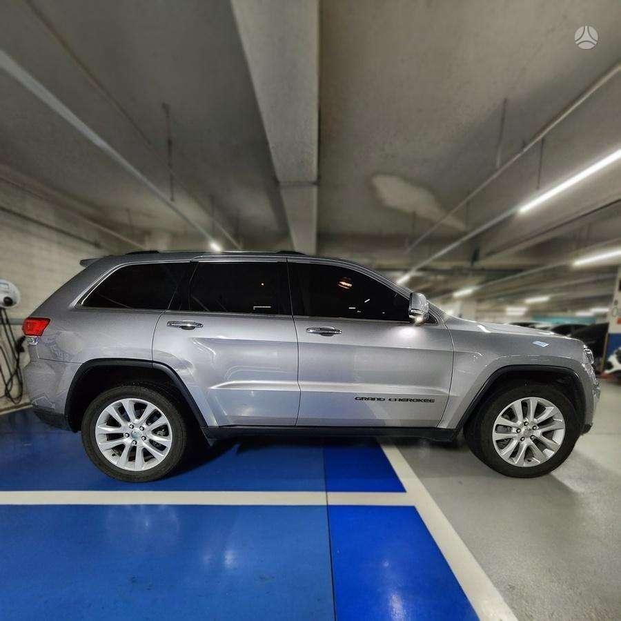 Pelēks Jeep Grand Cherokee 2017 Kauņa, ar dzinēja tilpumu 3.60 L un nobraukumu 145 tūkst. km par 13800 €, foto 5 vietnē AUTOMOTO.COM.LV