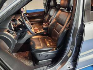 Pelēks Jeep Grand Cherokee 2017 Kauņa, ar dzinēja tilpumu 3.60 L un nobraukumu 145 tūkst. km par 13800 €, foto 7 vietnē AUTOMOTO.COM.LV