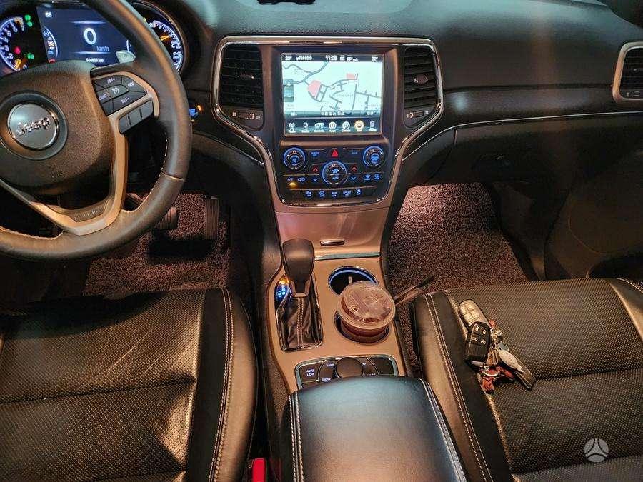 Pelēks Jeep Grand Cherokee 2017 Kauņa, ar dzinēja tilpumu 3.60 L un nobraukumu 145 tūkst. km par 13800 €, foto 9 vietnē AUTOMOTO.COM.LV