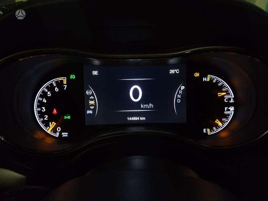 Pelēks Jeep Grand Cherokee 2017 Kauņa, ar dzinēja tilpumu 3.60 L un nobraukumu 145 tūkst. km par 13800 €, foto 10 vietnē AUTOMOTO.COM.LV