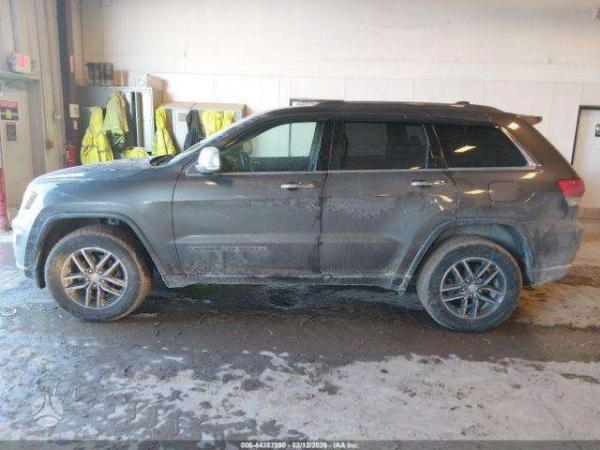 Grey Jeep Grand Cherokee 2017 in Siauliai, with an engine capacity of 3.60 L and mileage of 253 thousand km for 10400 €, photo 4 on AUTOMOTO.COM.LV