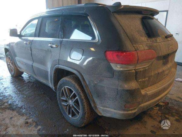 Grey Jeep Grand Cherokee 2017 in Siauliai, with an engine capacity of 3.60 L and mileage of 253 thousand km for 10400 €, photo 5 on AUTOMOTO.COM.LV