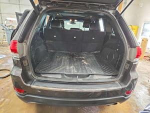 Grey Jeep Grand Cherokee 2017 in Siauliai, with an engine capacity of 3.60 L and mileage of 238 thousand km for 10500 €, photo 7 on AUTOMOTO.COM.LV