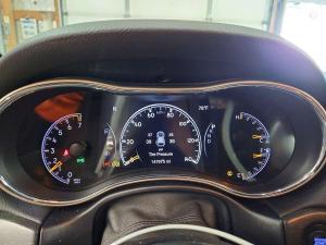 Grey Jeep Grand Cherokee 2017 in Siauliai, with an engine capacity of 3.60 L and mileage of 238 thousand km for 10500 €, photo 10 on AUTOMOTO.COM.LV