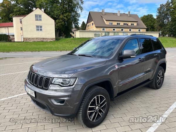 Grey Jeep Grand Cherokee 2017 in Tartu, with an engine capacity of 3.00 L and mileage of 199 thousand km for 17990 €, photo 1 on AUTOMOTO.COM.LV