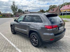 Grey Jeep Grand Cherokee 2017 in Tartu, with an engine capacity of 3.00 L and mileage of 199 thousand km for 17990 €, photo 3 on AUTOMOTO.COM.LV