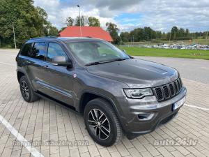 Grey Jeep Grand Cherokee 2017 in Tartu, with an engine capacity of 3.00 L and mileage of 199 thousand km for 17990 €, photo 7 on AUTOMOTO.COM.LV