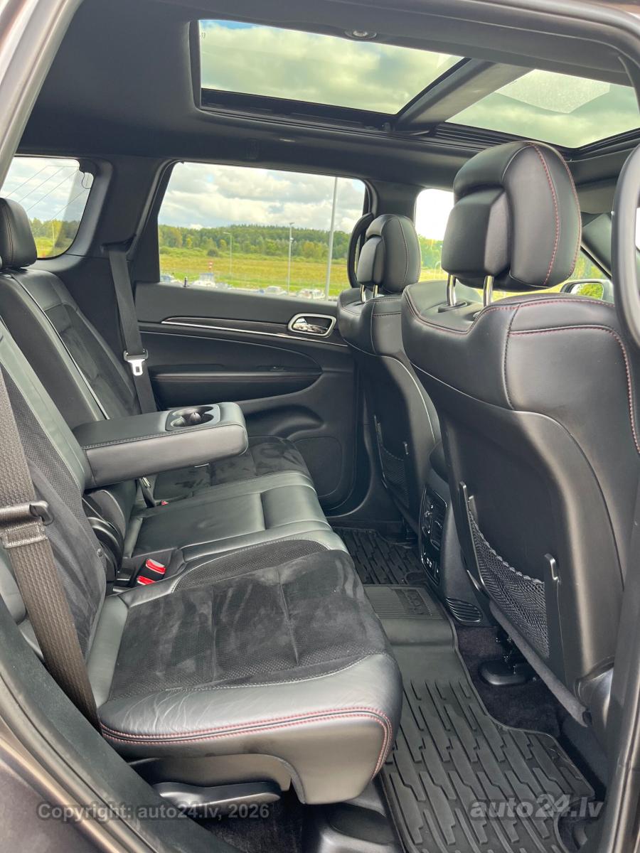 Grey Jeep Grand Cherokee 2017 in Tartu, with an engine capacity of 3.00 L and mileage of 199 thousand km for 17990 €, photo 13 on AUTOMOTO.COM.LV