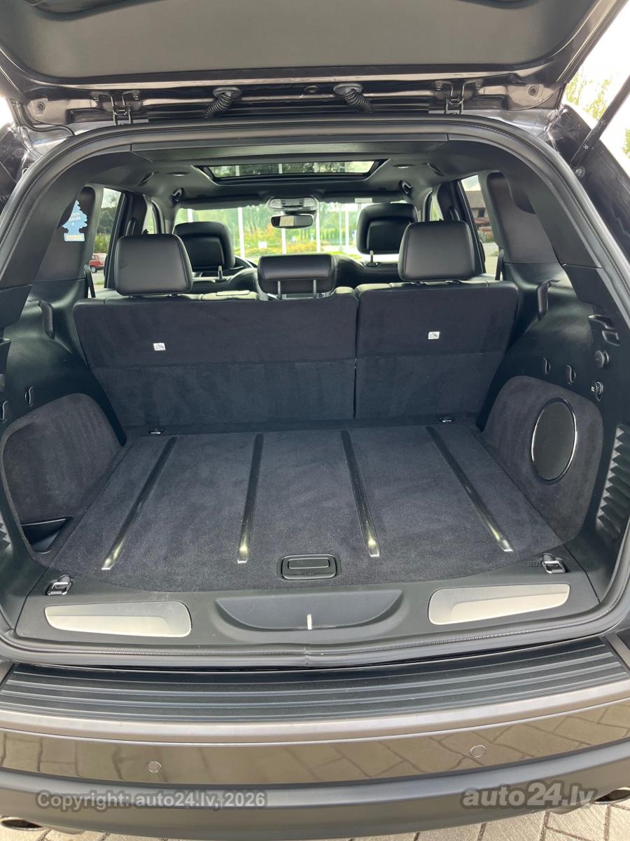 Grey Jeep Grand Cherokee 2017 in Tartu, with an engine capacity of 3.00 L and mileage of 199 thousand km for 17990 €, photo 14 on AUTOMOTO.COM.LV