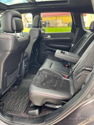 Grey Jeep Grand Cherokee 2017 in Tartu, with an engine capacity of 3.00 L and mileage of 199 thousand km for 17990 €, photo 15 on AUTOMOTO.COM.LV