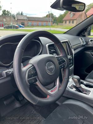 Grey Jeep Grand Cherokee 2017 in Tartu, with an engine capacity of 3.00 L and mileage of 199 thousand km for 17990 €, photo 16 on AUTOMOTO.COM.LV