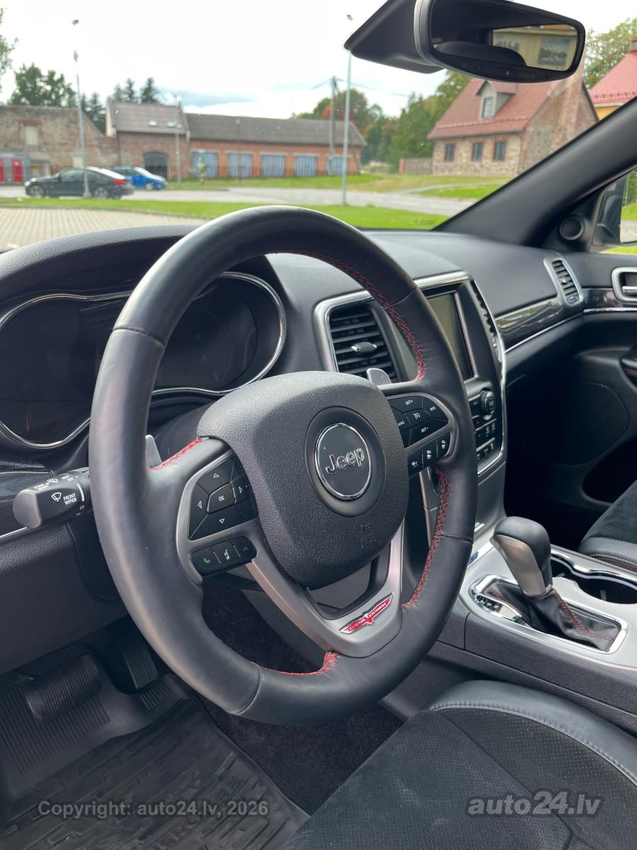 Grey Jeep Grand Cherokee 2017 in Tartu, with an engine capacity of 3.00 L and mileage of 199 thousand km for 17990 €, photo 16 on AUTOMOTO.COM.LV