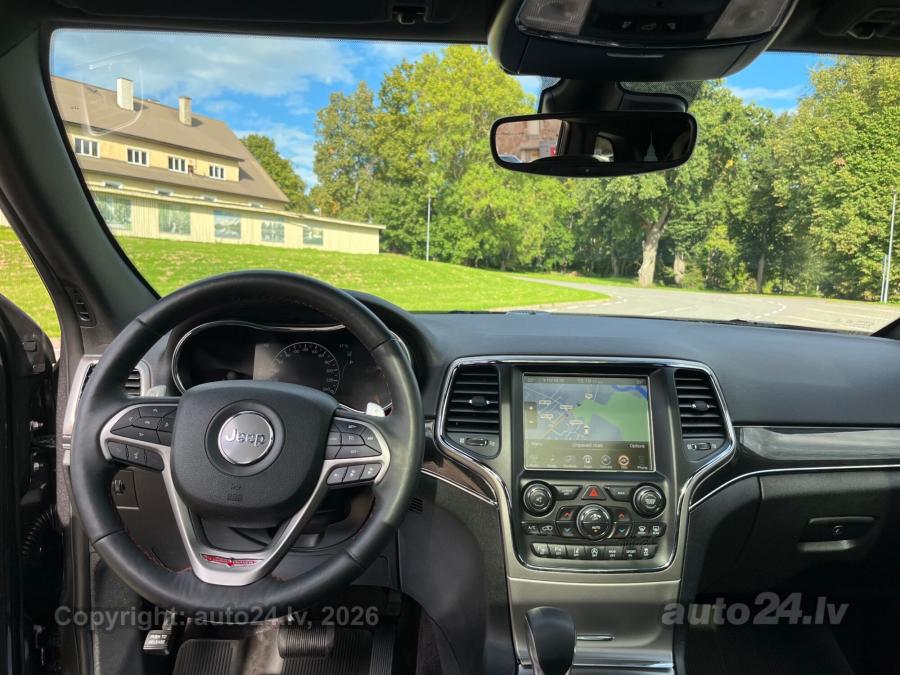 Grey Jeep Grand Cherokee 2017 in Tartu, with an engine capacity of 3.00 L and mileage of 199 thousand km for 17990 €, photo 22 on AUTOMOTO.COM.LV