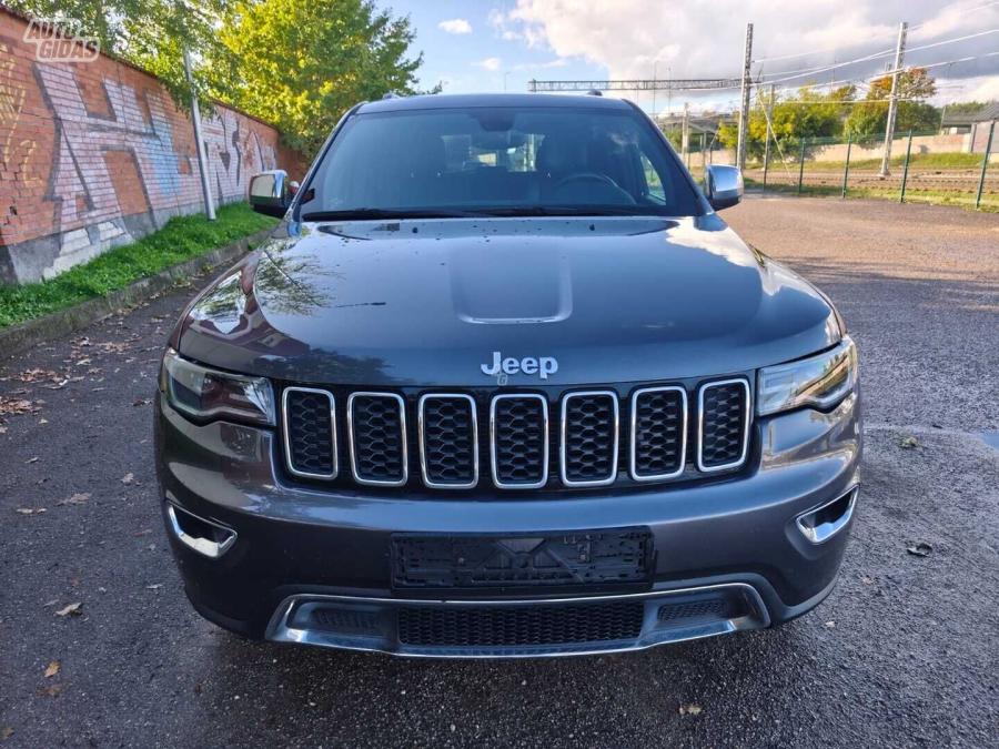 Grey Jeep Grand Cherokee 2017 in Siauliai, with an engine capacity of 3.60 L and mileage of 170 thousand km for 15400 €, photo 3 on AUTOMOTO.COM.LV