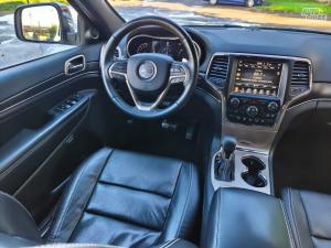 Grey Jeep Grand Cherokee 2017 in Siauliai, with an engine capacity of 3.60 L and mileage of 170 thousand km for 15400 €, photo 11 on AUTOMOTO.COM.LV