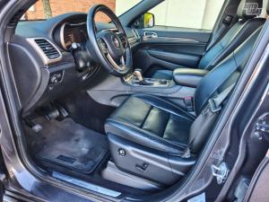 Grey Jeep Grand Cherokee 2017 in Siauliai, with an engine capacity of 3.60 L and mileage of 170 thousand km for 15400 €, photo 13 on AUTOMOTO.COM.LV